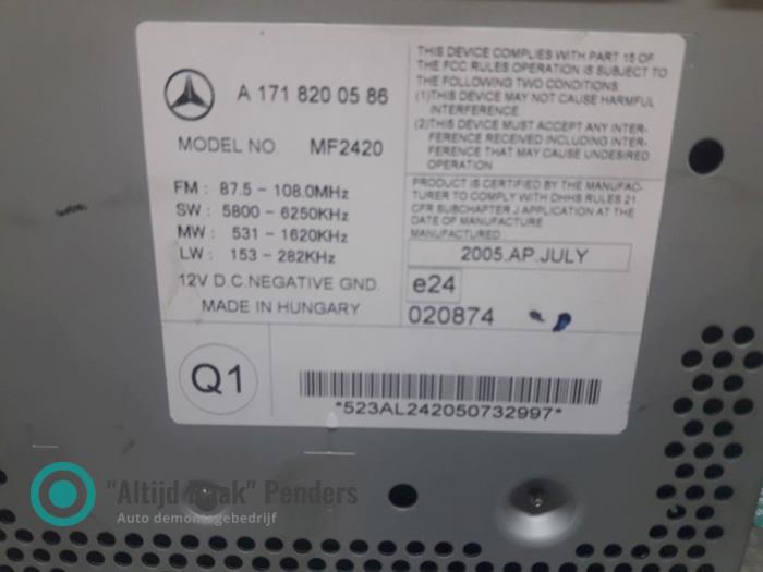 Radio CD player Mercedes SLK 1.8 200 K 16V - A1718200586 MERCEDES