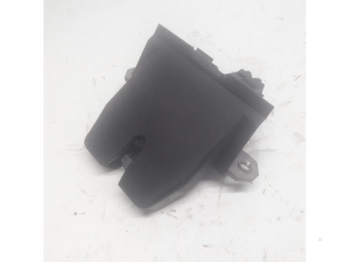 Tailgate lock mechanism Volvo V40 2.0 D2 16V - 31440245