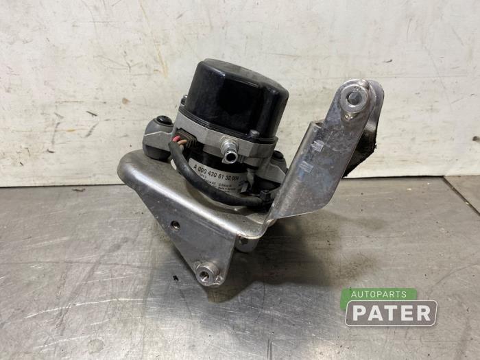 Brake servo vacuum pump Mercedes E Estate E-300de 2.0 Turbo 16V ...