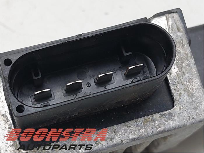 Glow plug relay Renault Trafic 2.0 dCi 16V 110 - 271203982RC