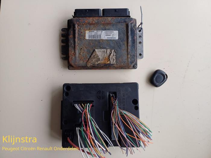 Engine management computer Renault Scénic I 2.0 16V - 8200028833 F4R740