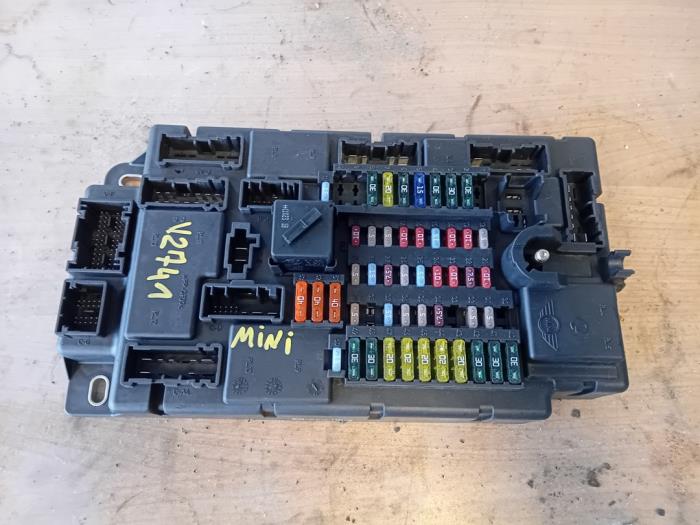Fuse box Mini Mini 1.6 One D 16V - 10681811