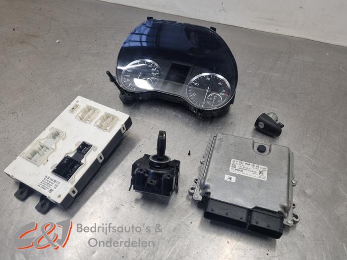 Ignition lock + computer Mercedes Vito 2.2 114 CDI 16V - A4479006808 651950