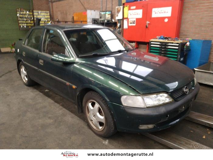 Opel Vectra B 1.6 16V Ecotec Sloopvoertuig (1999, Groen)